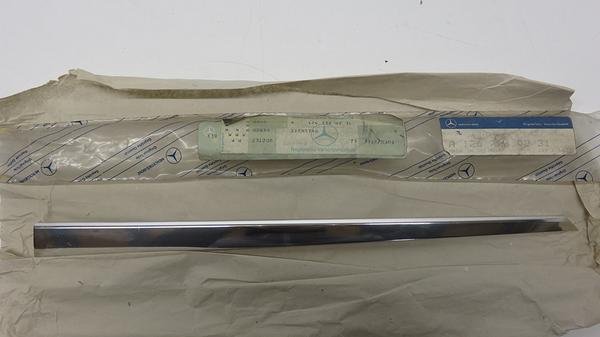 A1267380231 1267380231 W126 Sierlijst chroom raam rechts voor ...