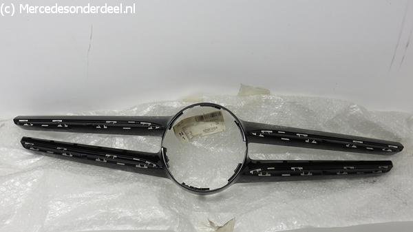 A2468880273 2468880273 W246 Gril middenstuk sierlijst inzet zwart ...