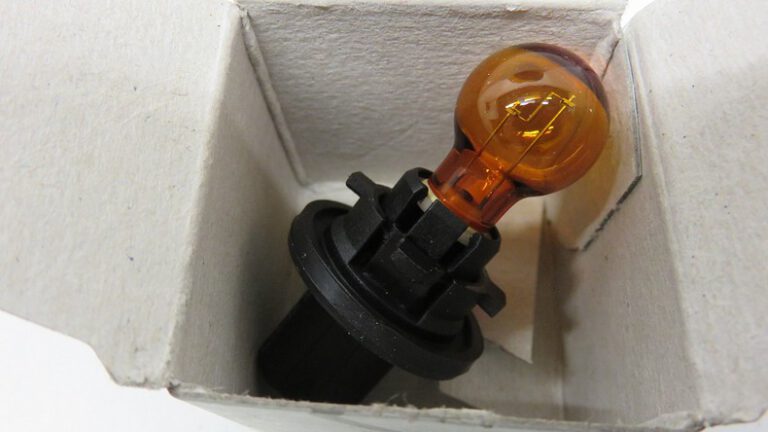 A0008201277 0008201277 Knipperlicht lampje met fitting spiegel W906 ...