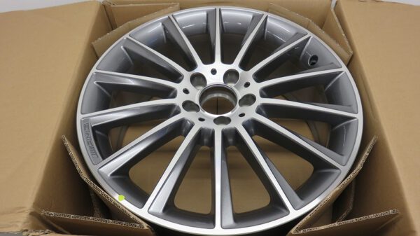 A2054011300 7X21 2054011300 AMG Velg W205 C205 S205 - mercedesonderdeel.nl