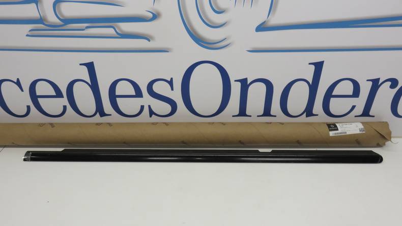 A1768852300 1768852300 W117 W176 Voorbumper spoiler onderlip ...