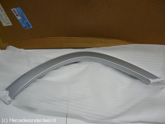 A1668846222 1668846222 Wielkuiplijst spatbord rand AMG 9775 RV W166 GL ...